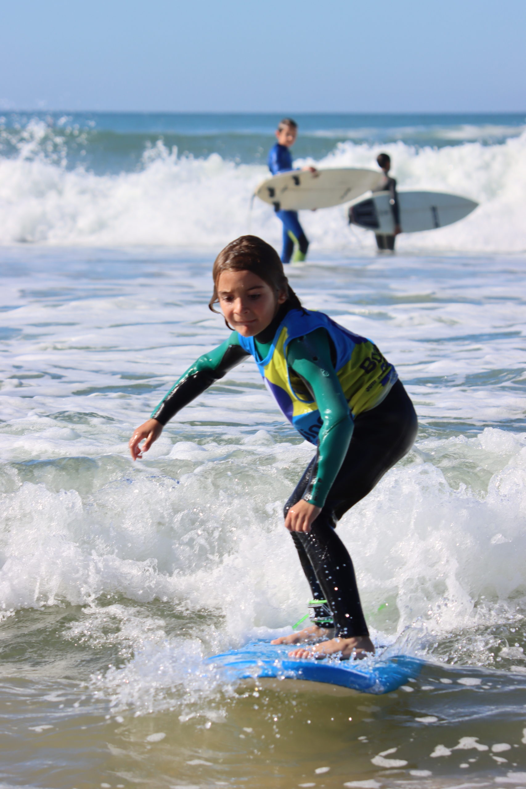 Cours de surf pour enfants à Seignosse : Amusement et apprentissage